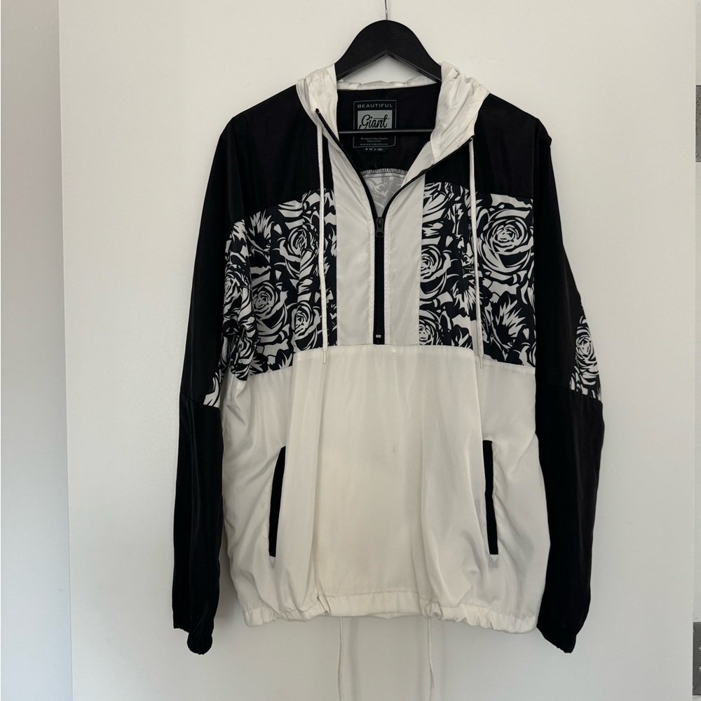 Beautiful Giant Black & White Floral Windbreaker - Gem